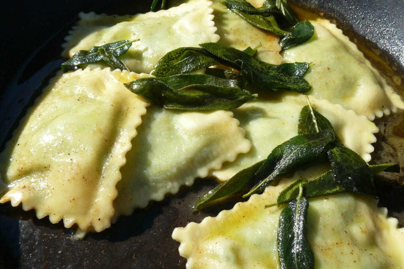 Ravioli met ricotta en spinazie en salieboter - Kook Leef Geniet